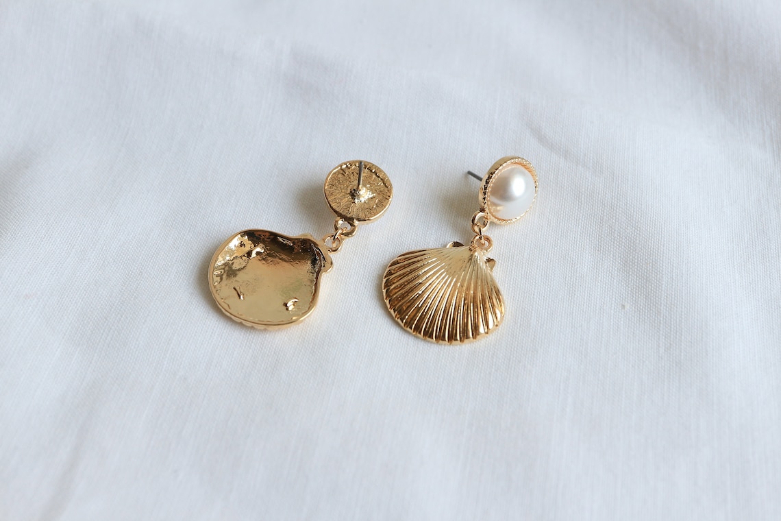 Shell Pearl Earrings Gold Pearl Studs Scallop Shell | Etsy