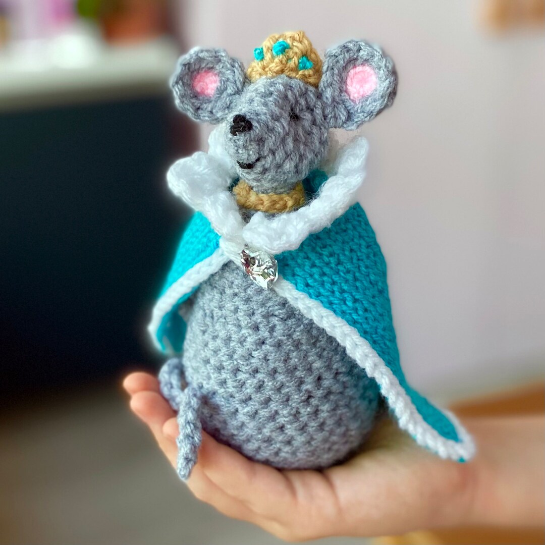 Crochet Royal Mouse: Handmade Amigurumi Keepsake Toy - Etsy