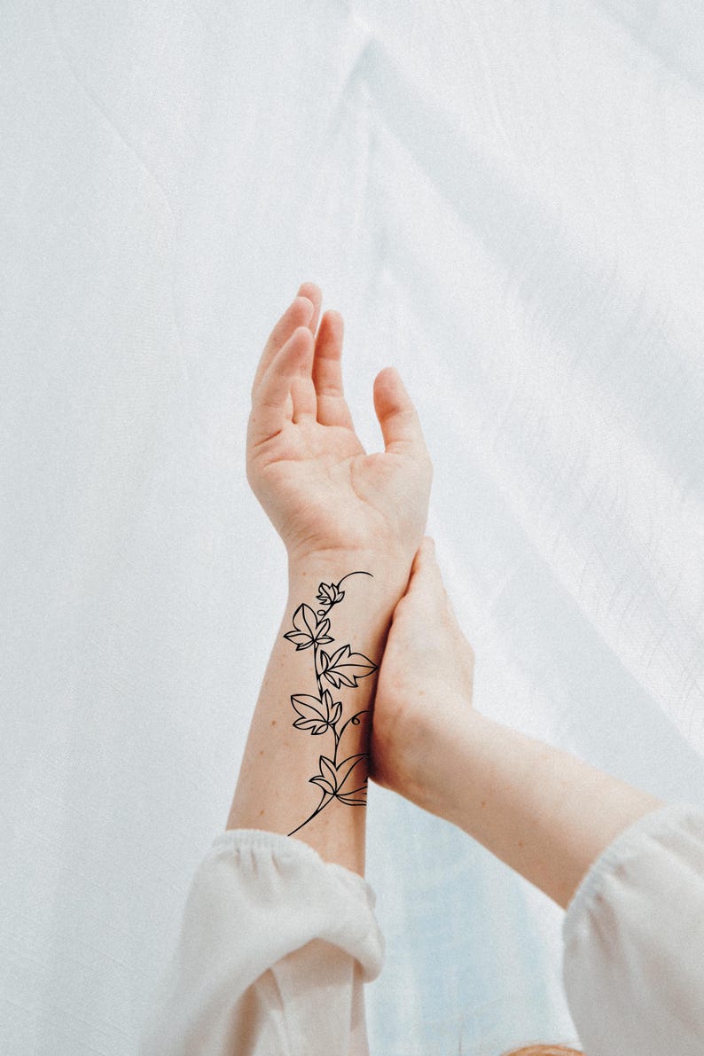 Ivy Leaves Line Art Tattoo Design, Small Tattoo Birthday Idea, Simple ...