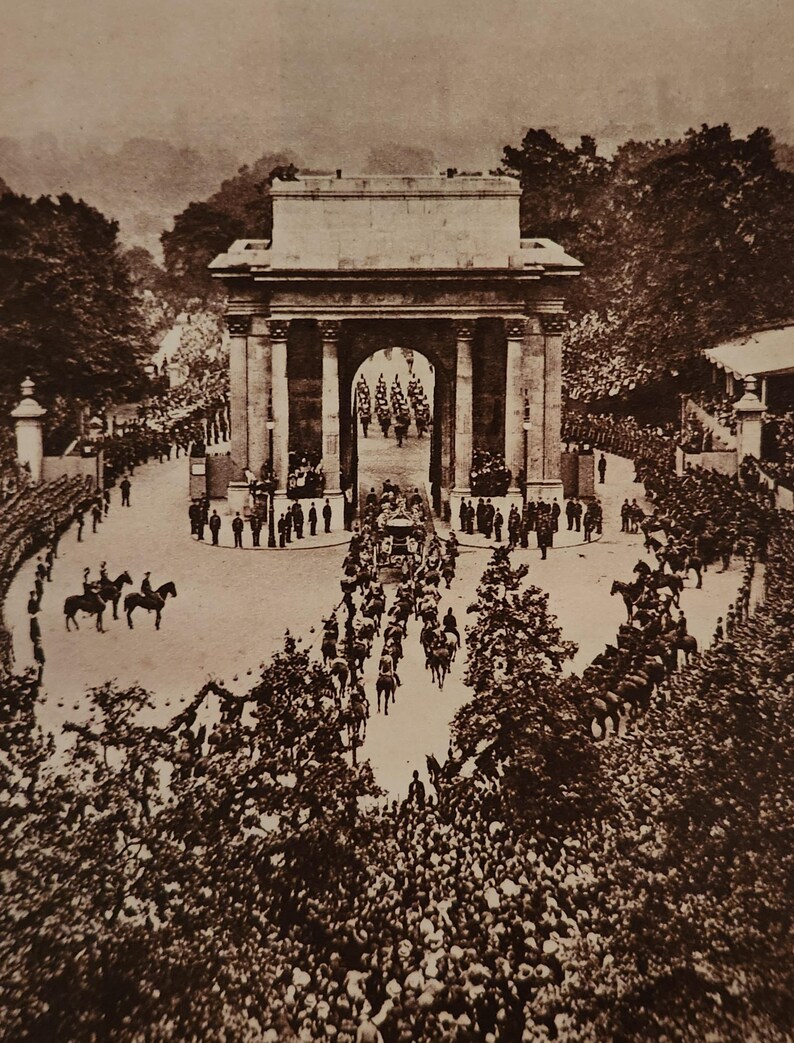 Royal Procession Through Wellington Arch – Sepia Vintage Photograph - Etsy