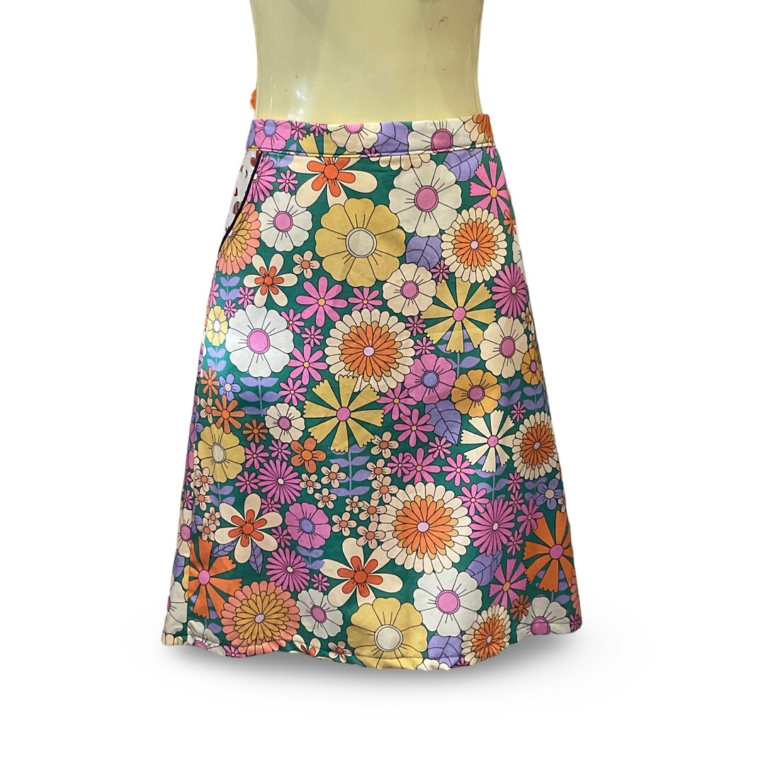 Ladies A Line Skirt With Pockets - Retro Flowers - Ladies Sizes 6 - 20 ...