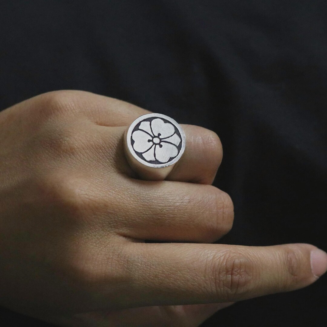 3/4"signet Ring - Maruni Kenkatabami - Wood Sorrels and Swords in a ...