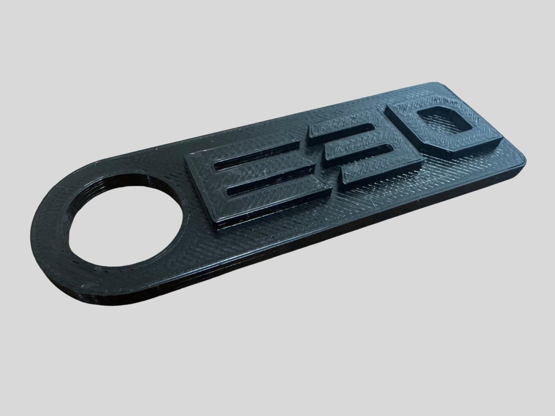 BMW E30 Keychain – Nylon Carbon Fiber – Lightweight & Durable ...