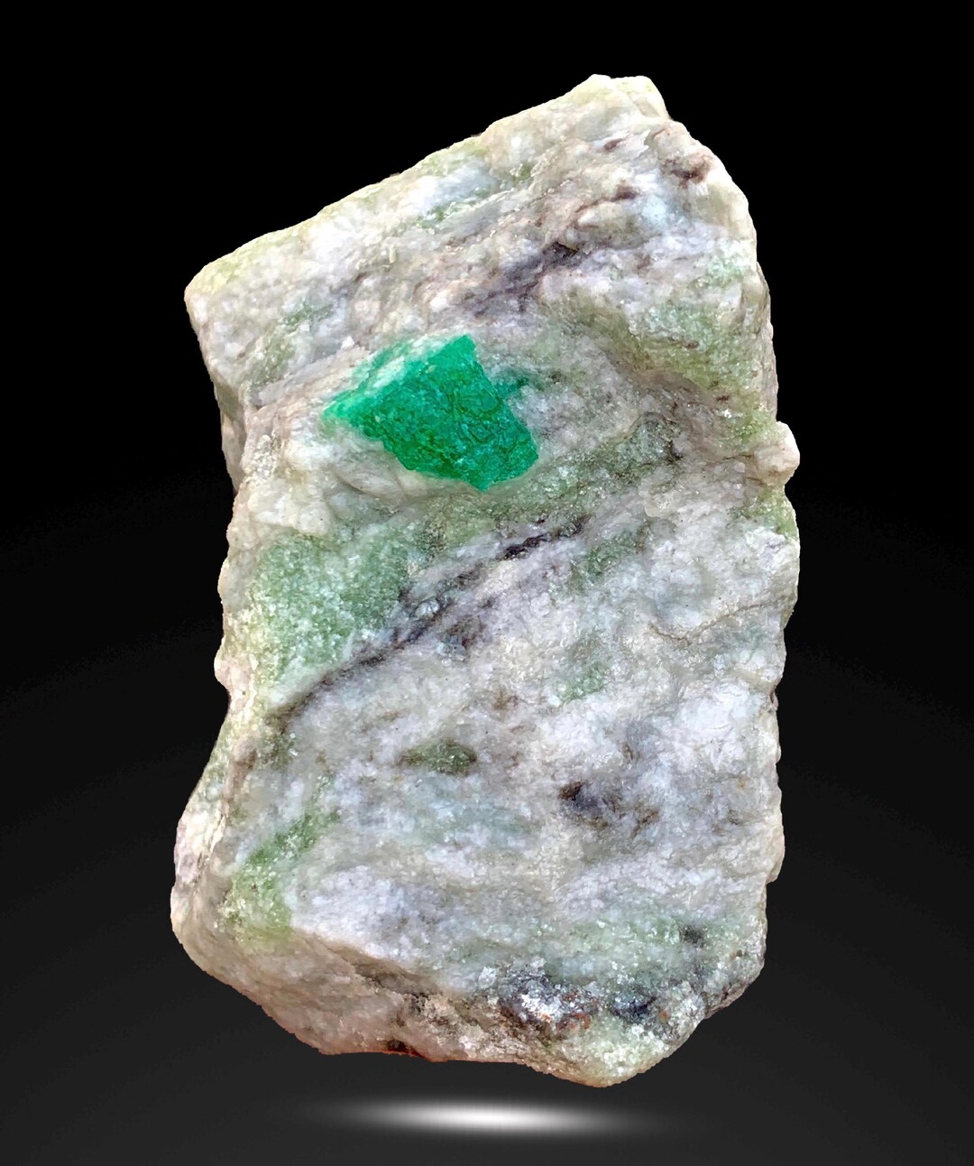 987 Carat Natural Emerald Crystal Raw Green Gemstone for Collection ...