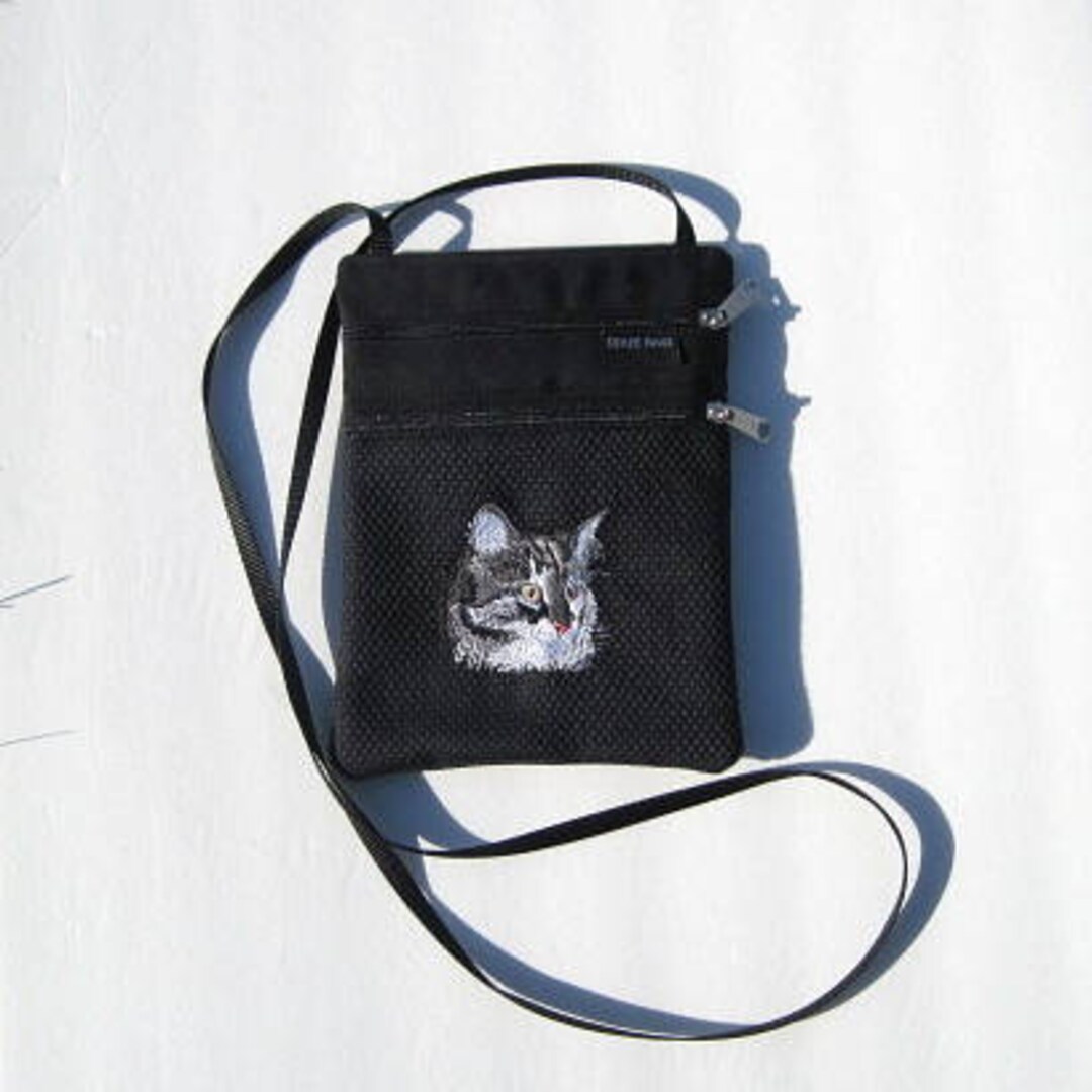Grey Maine Coon Cat Cross Body Flat Purse on Black - Etsy