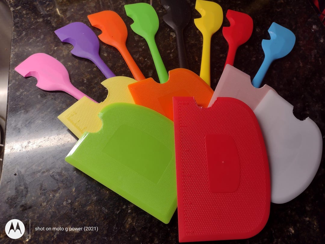 Spatula. 2 for 5.00 A Unique Cut Out Design for Scraping Excess Batter ...