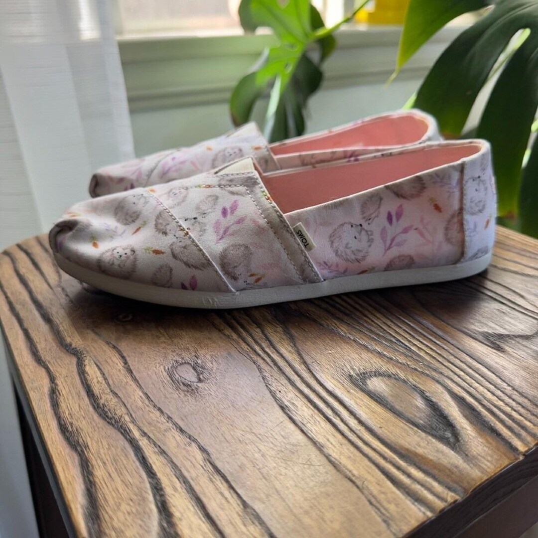 TOMS Hedgehog Print Slip on Casual Shoes Cute Pattern Women's Size 6 - Etsy