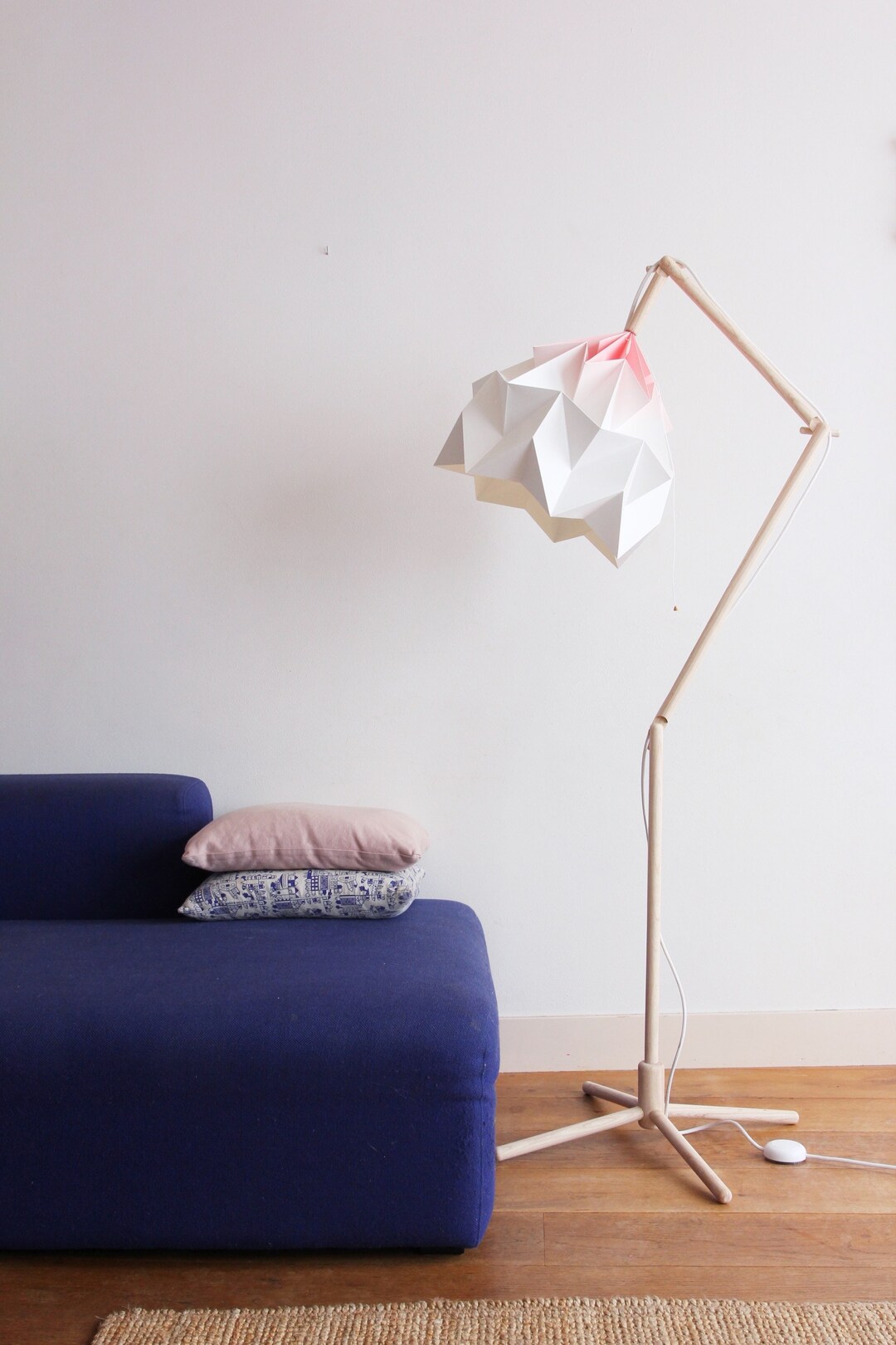 Snowdrop Floor Lamp, Origami and Wood Design, Standing Lamp Shade - Etsy