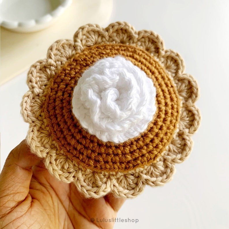 Crochet Pattern: Mini Pumpkin Pie by Luluslittleshop - Etsy