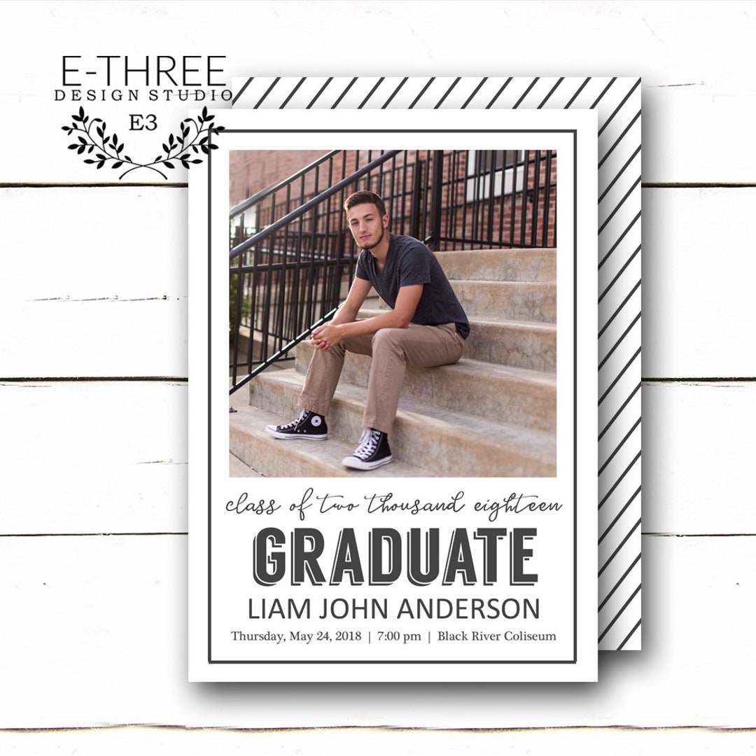 Anuncio de graduación neutral Grad Photo Card High School o College ...