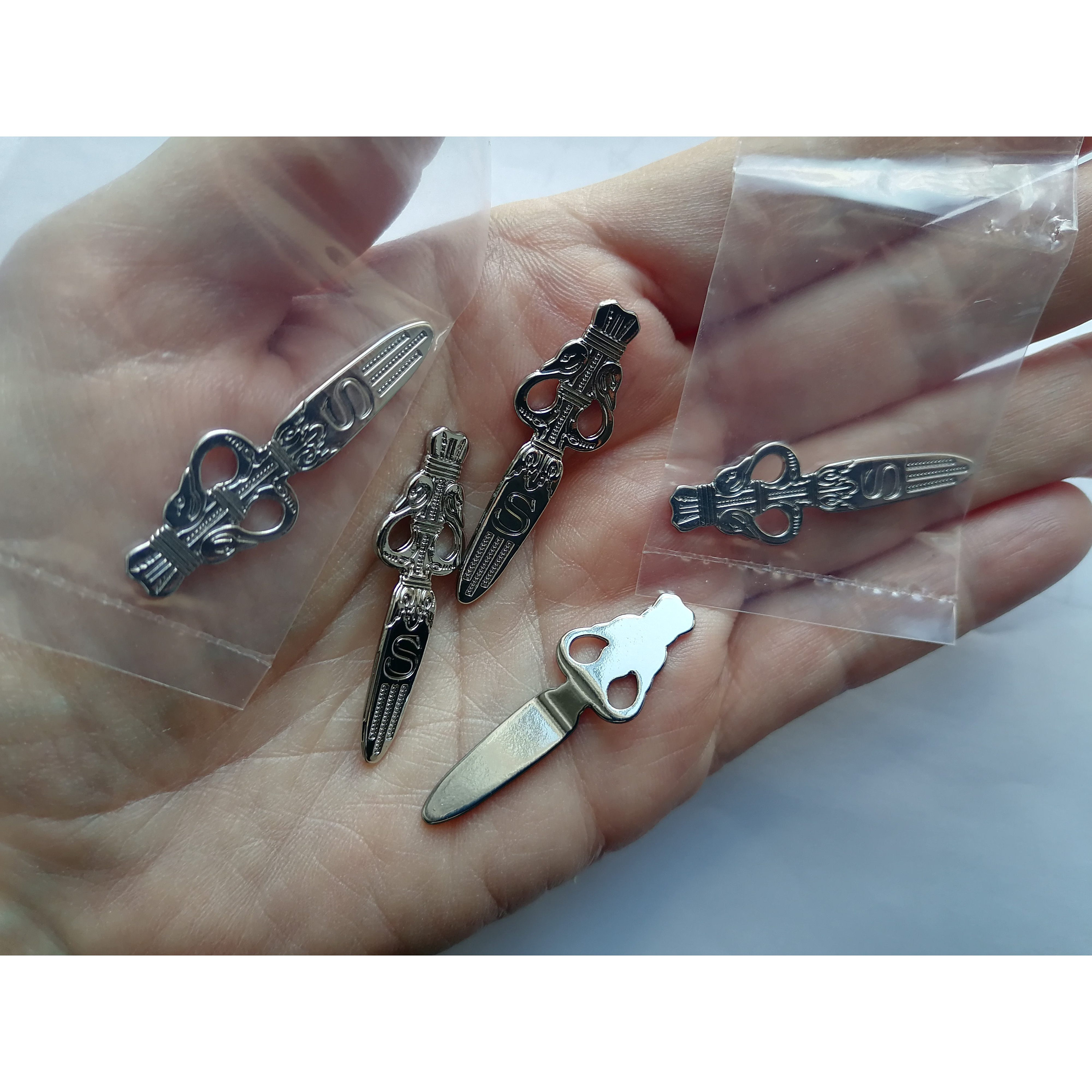 Corset Arrow Hooks Copy From Antique Swans Style in Glossy Silver Color ...