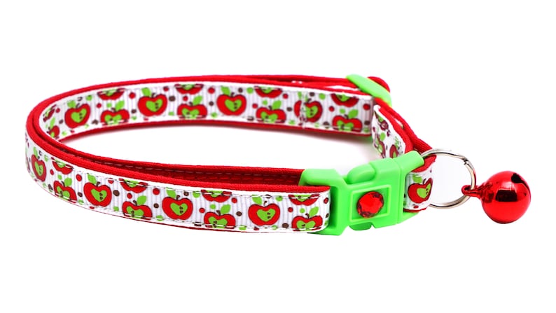 Fruit Cat Collar - Colorful Red and Green Apples on White - Breakaway ...