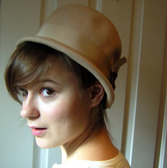 Vintage 60s Hat MOD Wool Felt Cloche Helmet Bucket Ha… - Gem