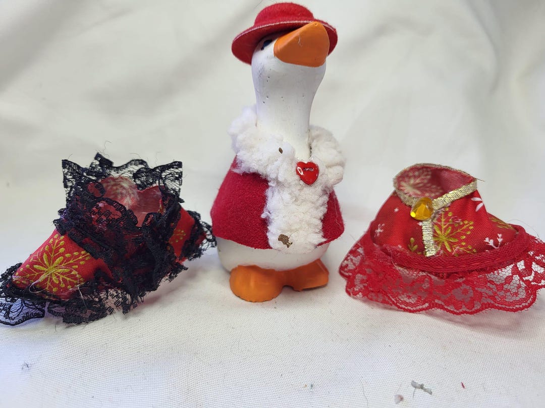 Free Desk Goose With Clothes, Desk Goose Costumes With Free Goose, Desk ...