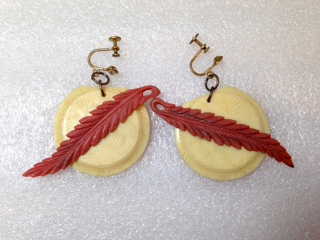 Vintage Celluloid Screw Earrings With Leaf - Etsy
