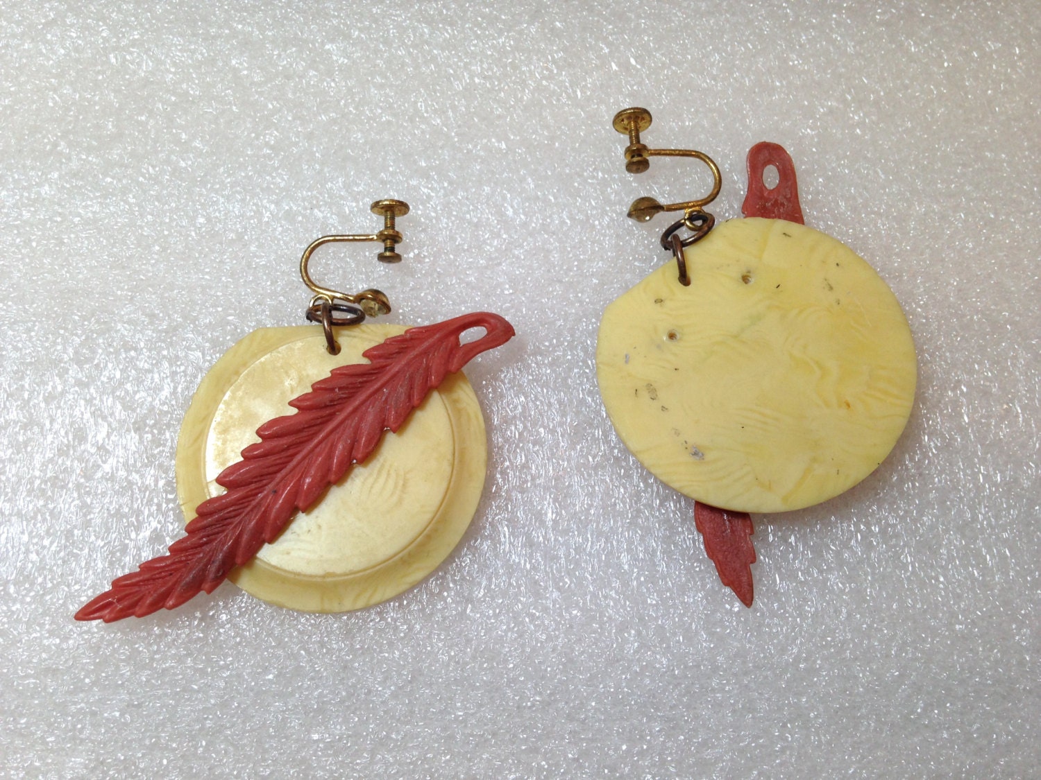 Vintage Celluloid Screw Earrings With Leaf - Etsy