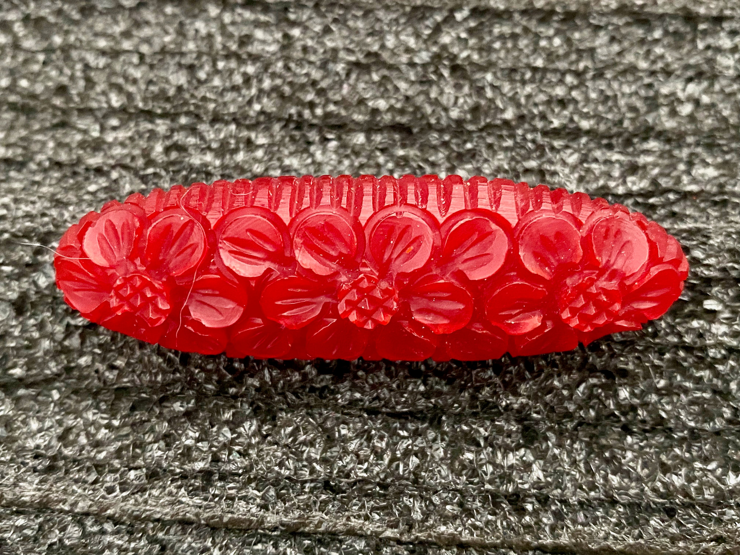 Vintage 1930's Bakelite, Galalite and Celluloid Pins Brooches - Sold ...