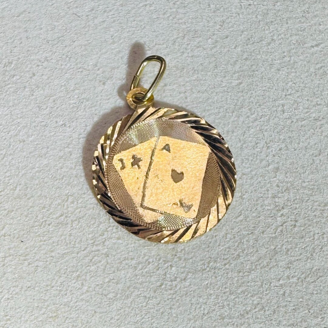10K Yellow Gold Small Jack and Ace Cards Round Engine Turned Pendant - Etsy