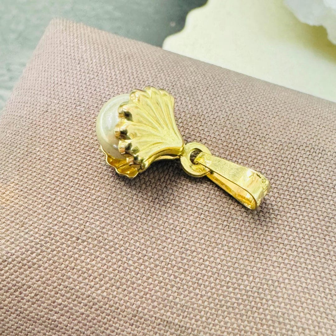 Cute! Solid 10K Yellow Gold Pearl Clam Shell Charm Pendant 15mm - Etsy