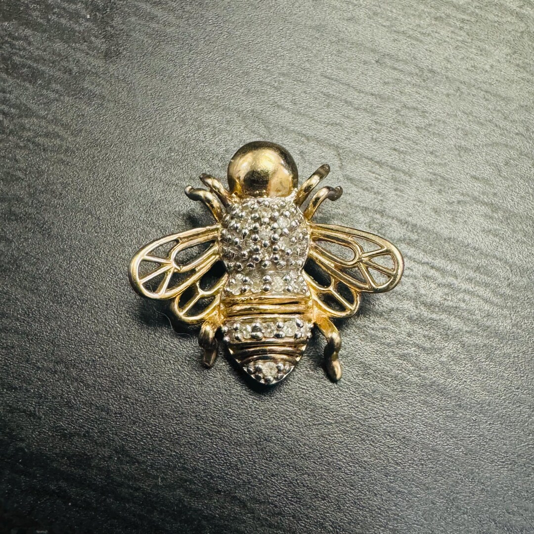 10K Yellow Gold and Diamond Bee Charm Pendant - Etsy