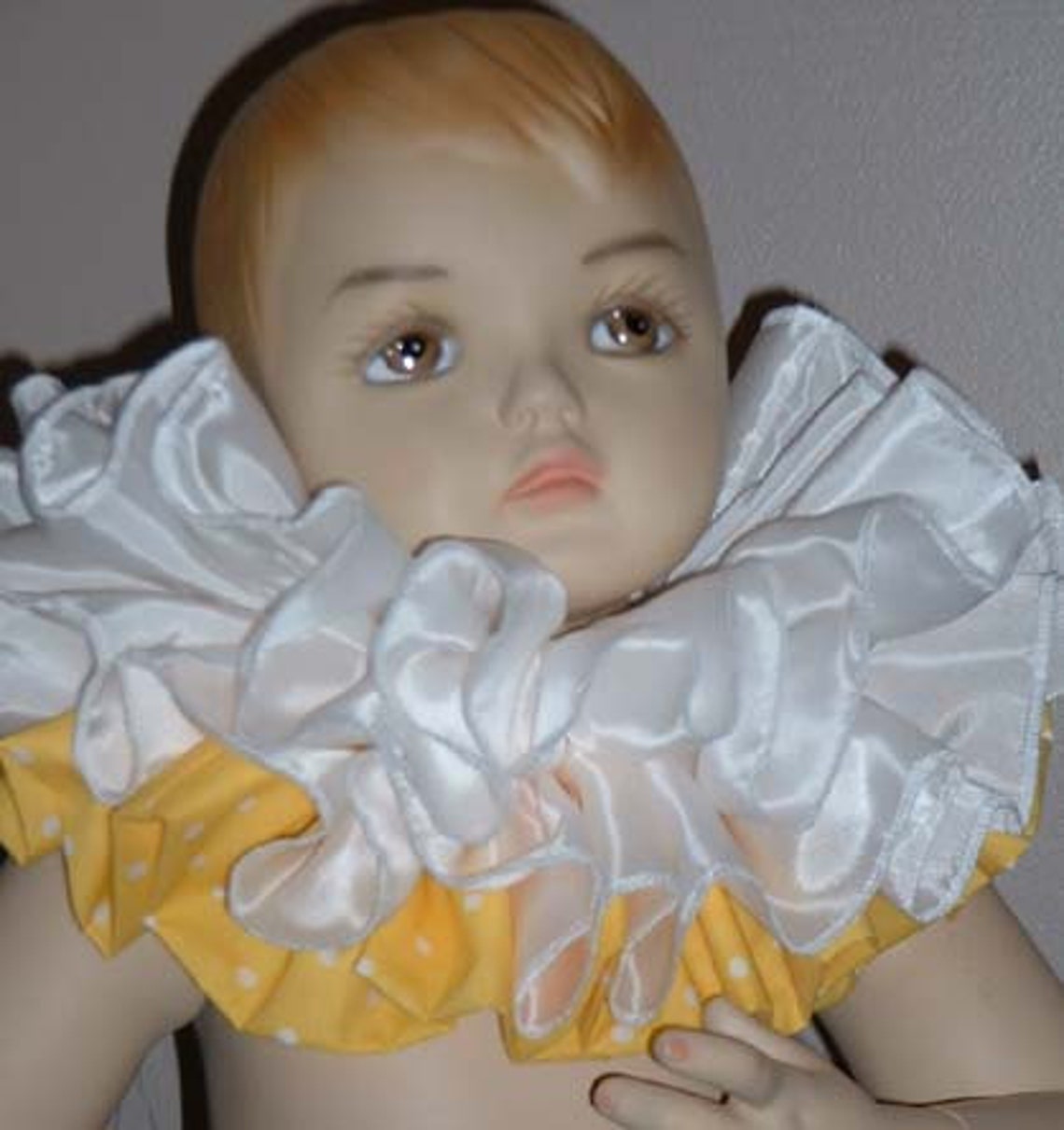 F019 Neck and Wrist Ruffs Circus Collar and Cuffs Gorgeous | Etsy