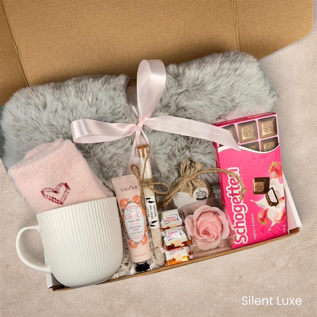 Gift Box for Women | Special Gift Box | Sister, Daughter, Girlfriend ...