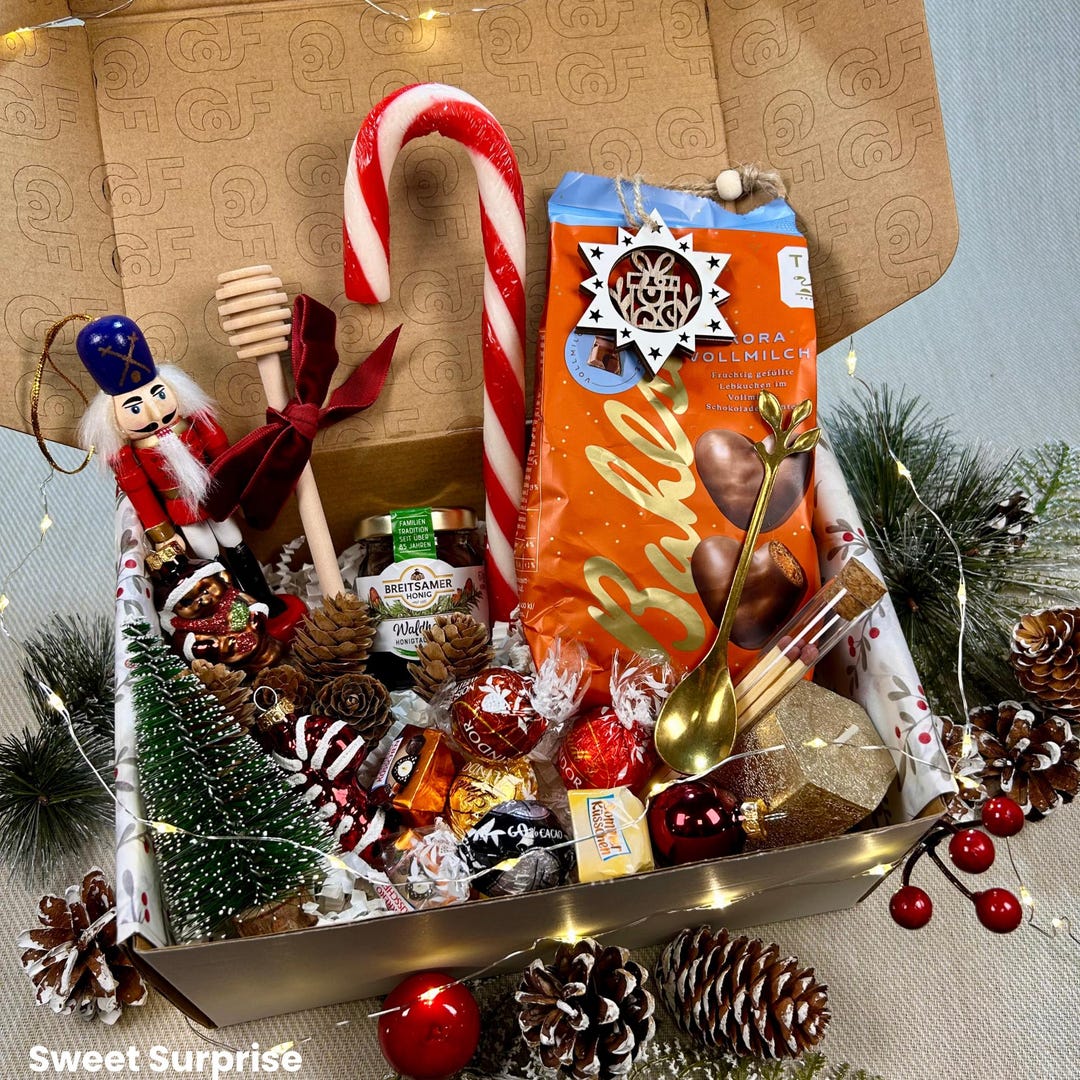 Exclusive Unisex Gift Box | Gourmet Sweet Treats Box, Gift for Her, Him ...