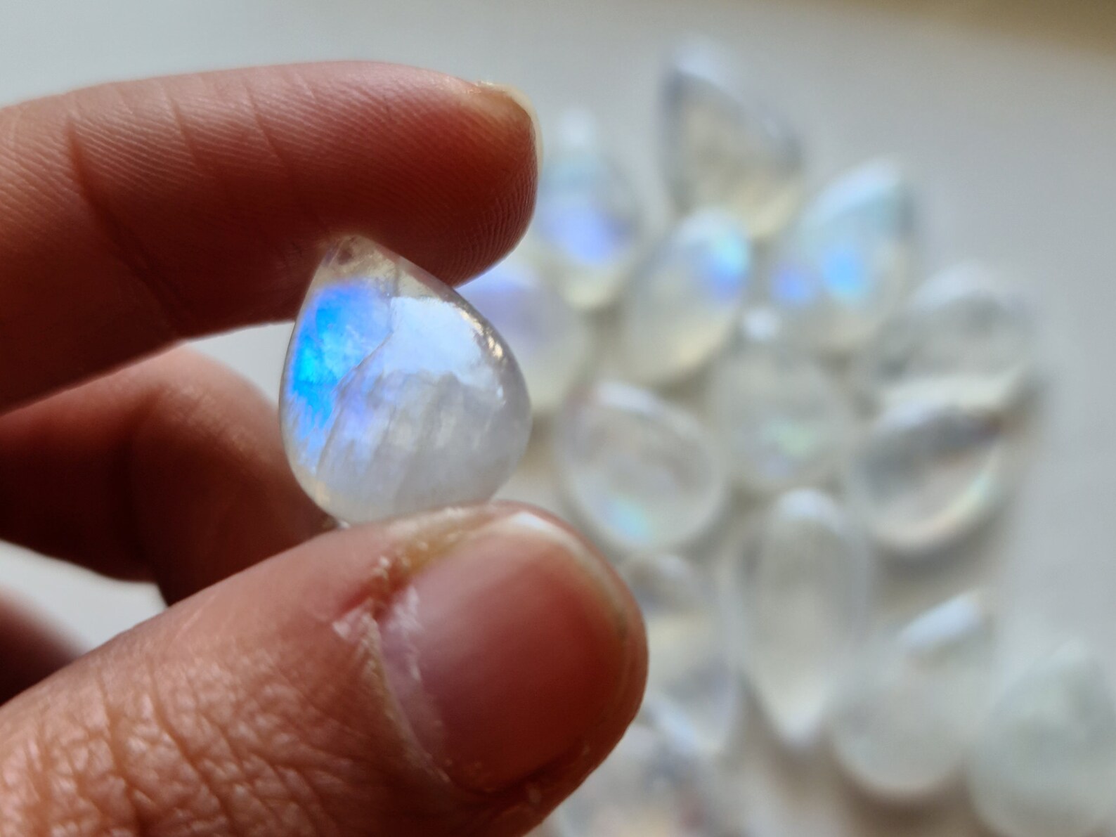 16-20mm Rainbow Moonstone Pear Shaped Plain Both Side Flashy Blue/white ...