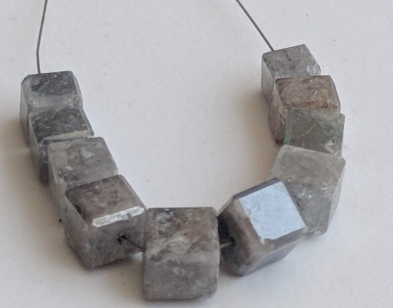 3.8-4.4mm Grey Sparkling Diamonds Box Cubes, Natural Polished Diamond ...
