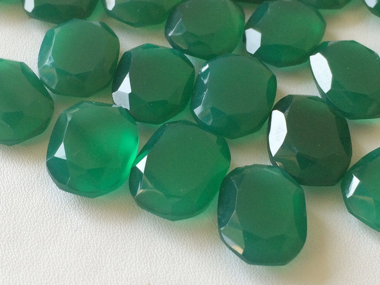 12x16mm Green Chalcedony Table Cut Flat Back Cabochons, Dark Green Rose ...