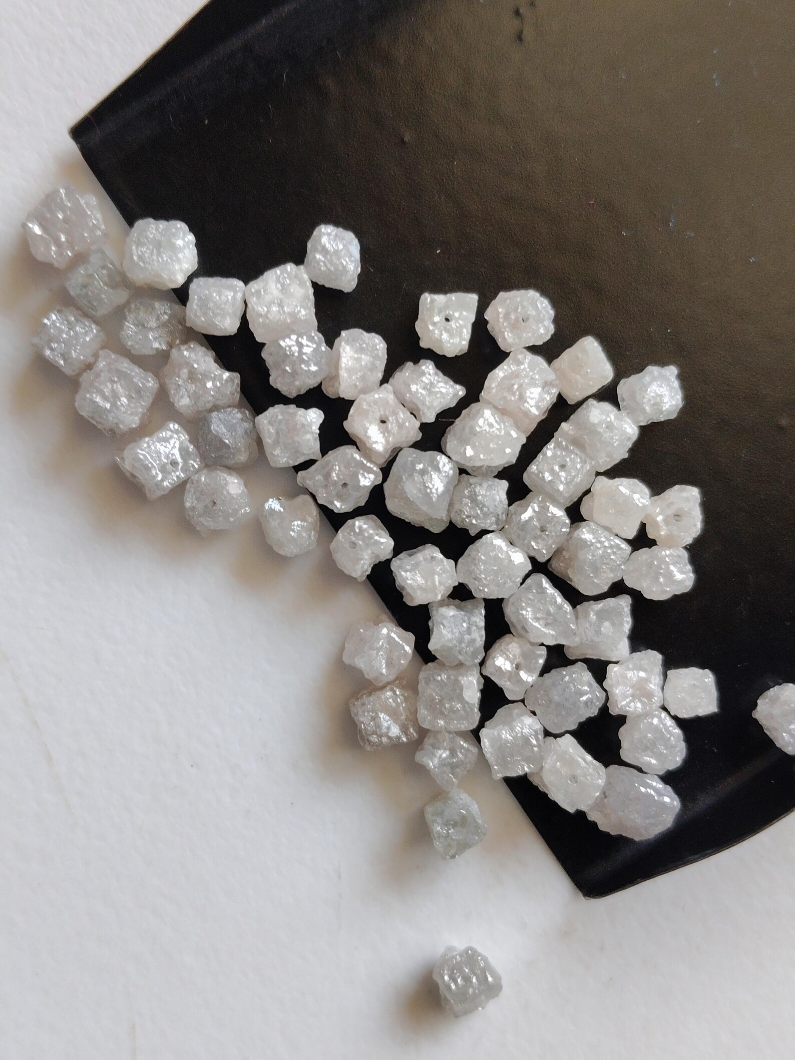 3.5-4.5mm White Grey Diamond Box Cube, Natural Drilled Rough Diamond ...