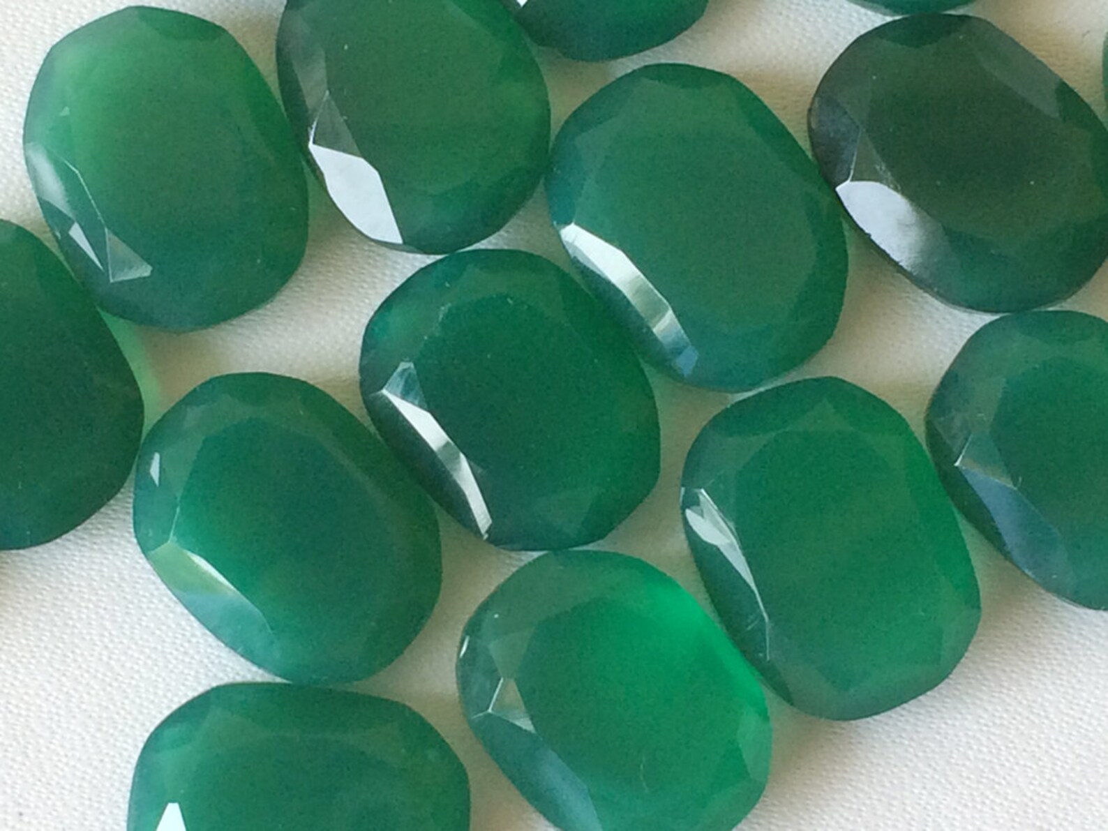 12x16mm Green Chalcedony Table Cut Flat Back Cabochons, Dark Green Rose ...