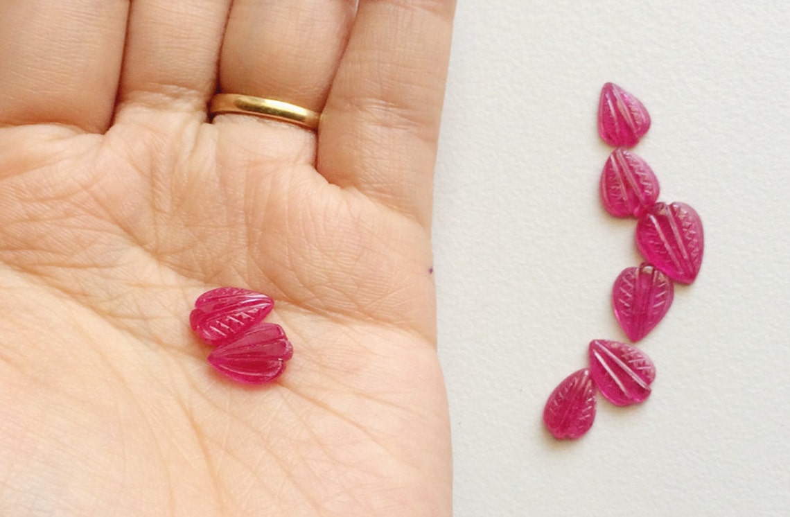 11x9mm to 13x10mm Ruby Carving Pear Glass Filled Ruby Hand - Etsy