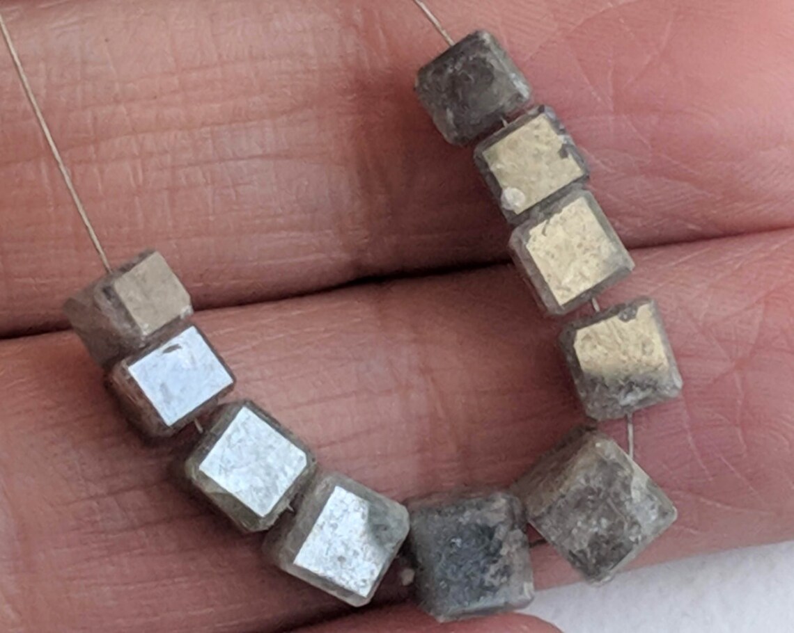3.8-4.4mm Grey Sparkling Diamonds Box Cubes, Natural Polished Diamond ...