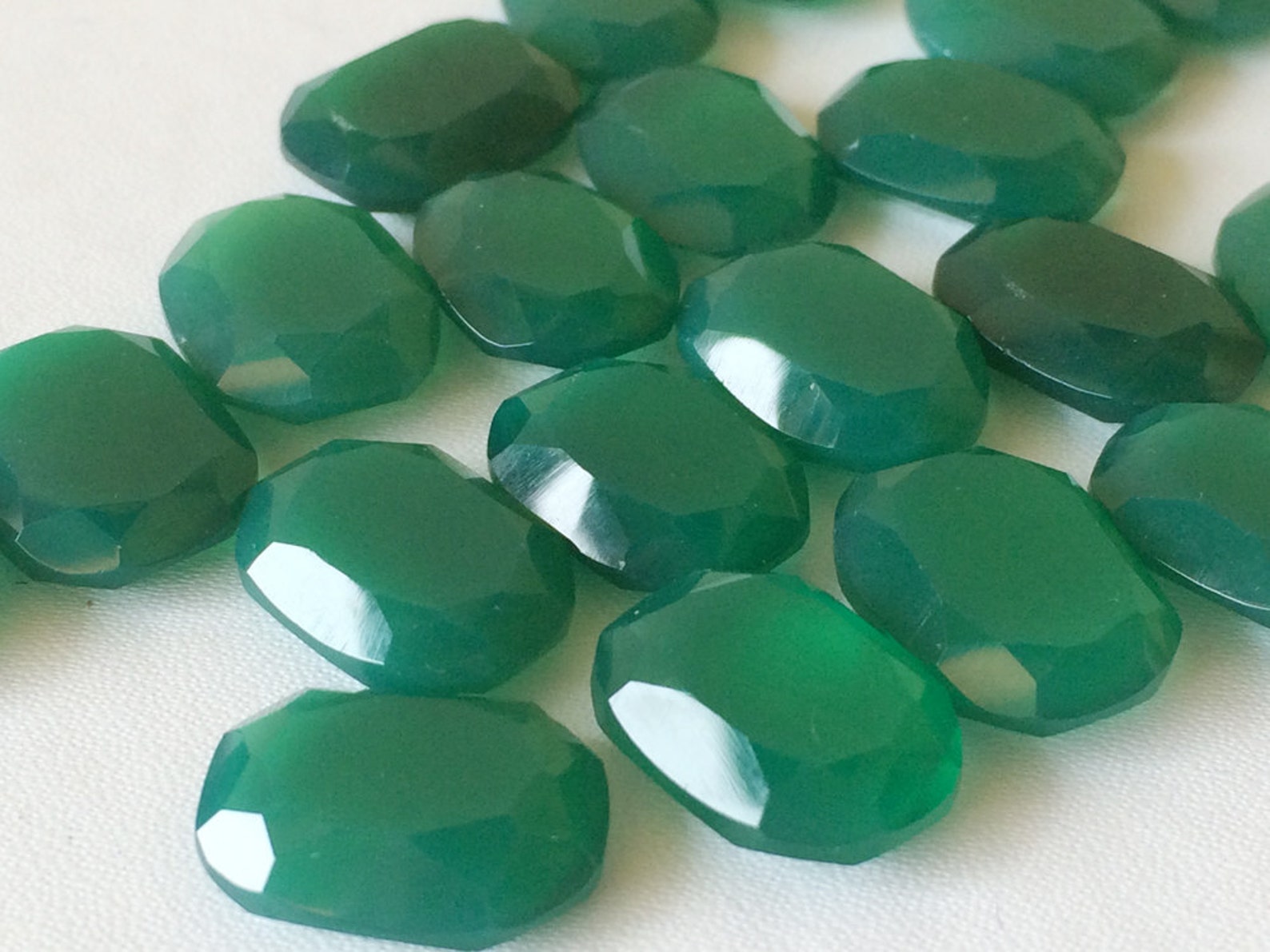 12x16mm Green Chalcedony Table Cut Flat Back Cabochons, Dark Green Rose ...