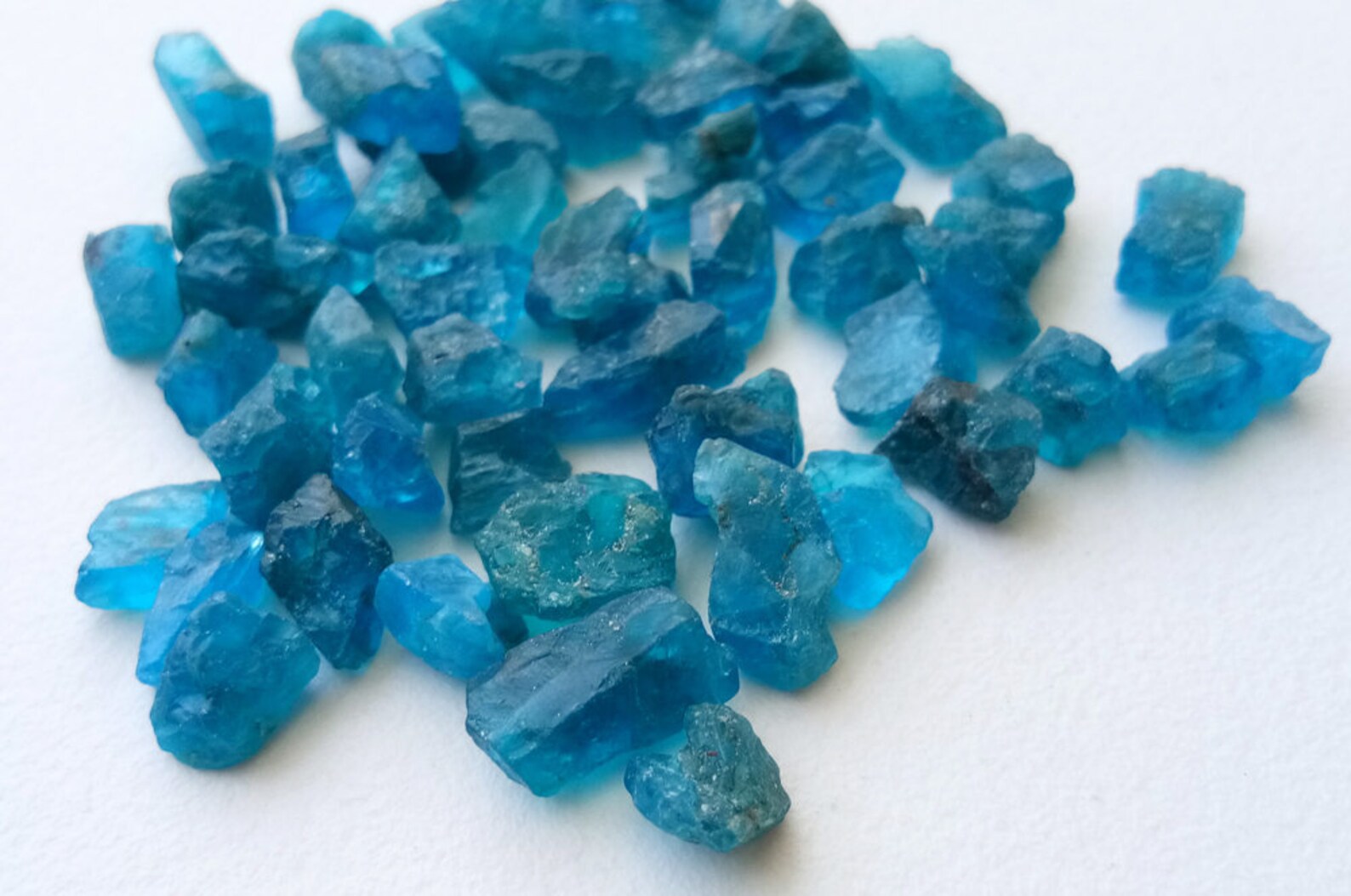 3-5mm Neon Apatite Raw Stones Natural Loose Neon Apatite - Etsy