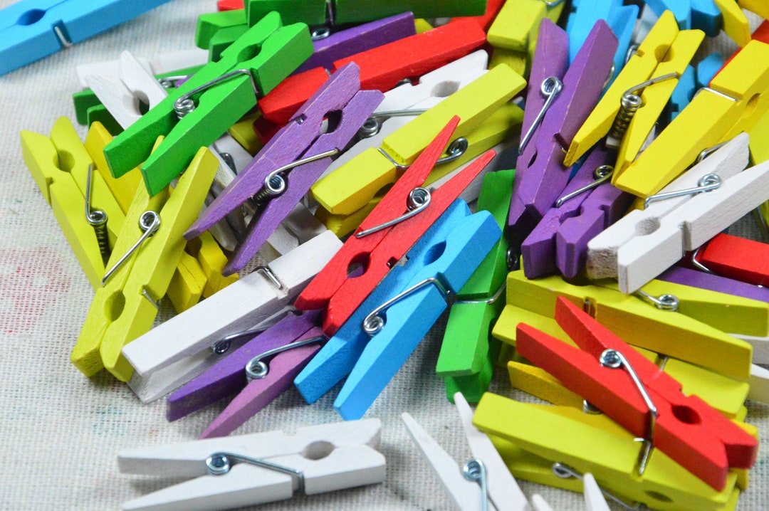 20pcs Assorted Color Wooden Pegs, 45mm Wood Cloth Clips Clothpins ...