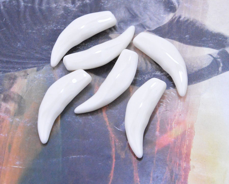 18 Pcs Ivory Resin Animal Teeth, Animal Fangs, Curved Sharp Teeth, Wolf ...