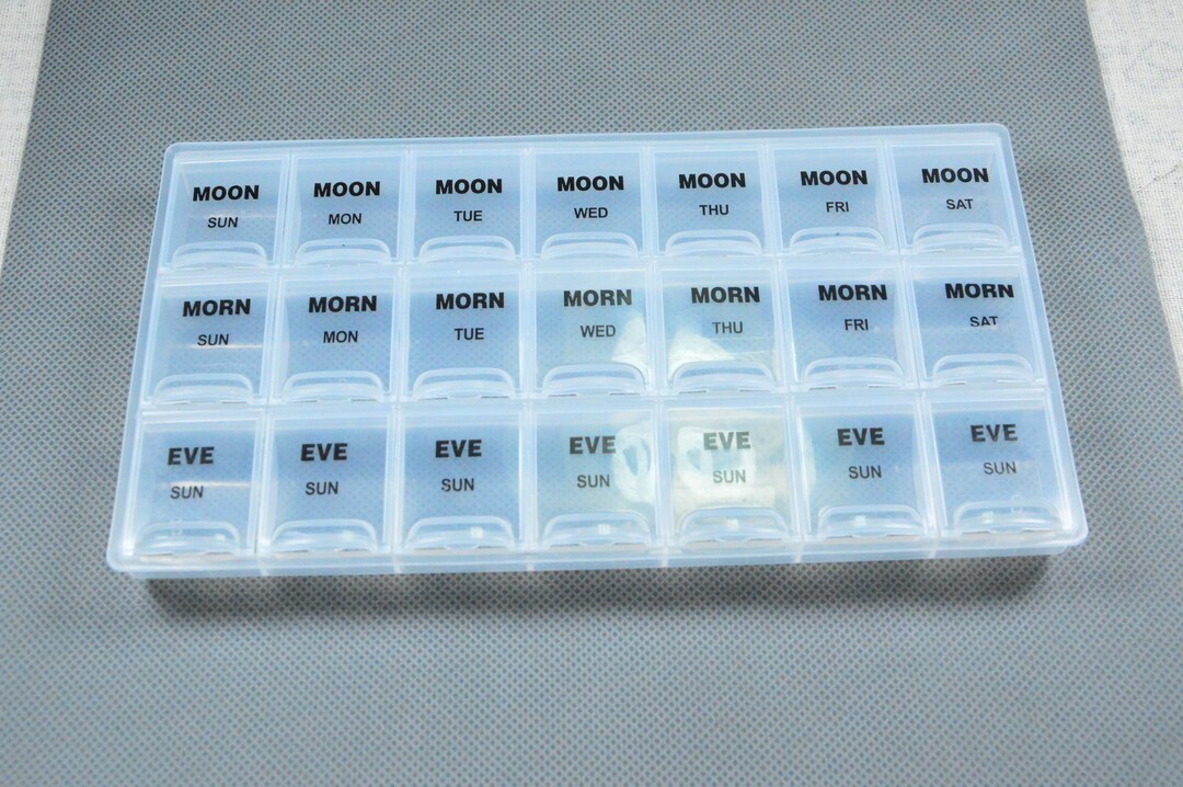 21 Grids 7 Day Pill Box, Weekly Box, Clear Plastic Box Pill Organizer ...