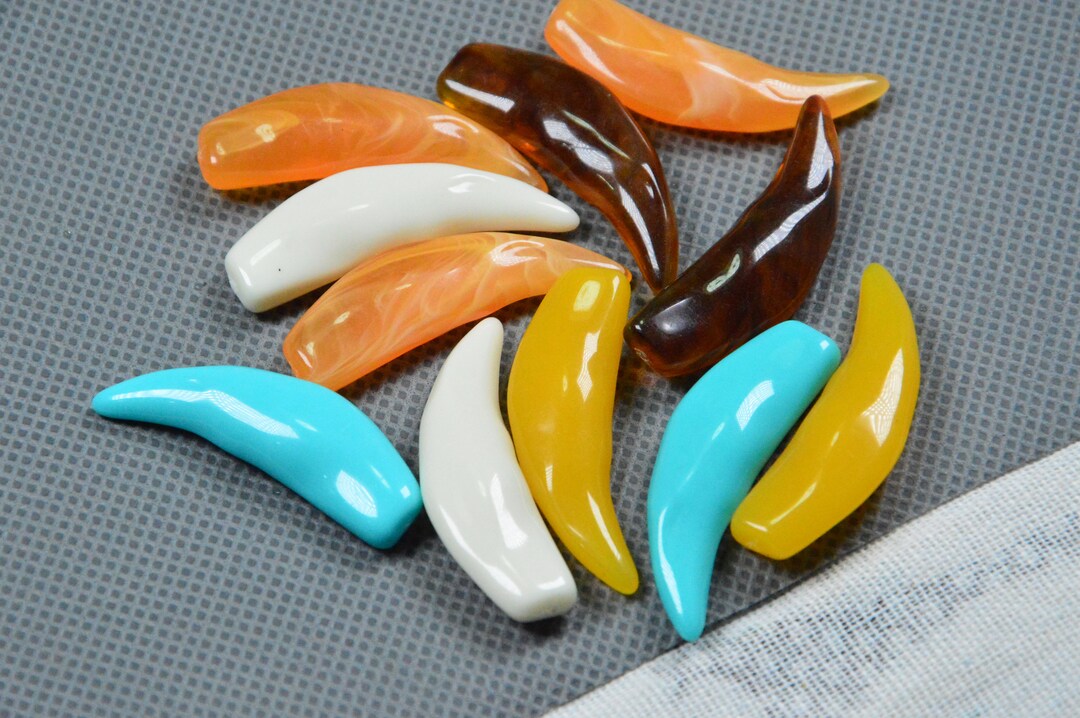 5 Colors 20pcs Plastic Animal Teeth Pendants, Pointed Teeth Charms ...