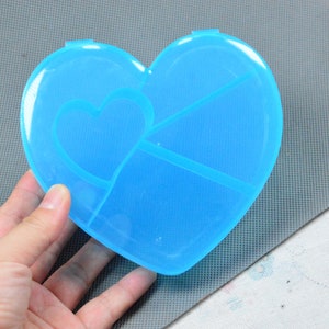 Large Heart Plastic Box With Unmovable 5 Grids, Clear/pink/blue/purple ...