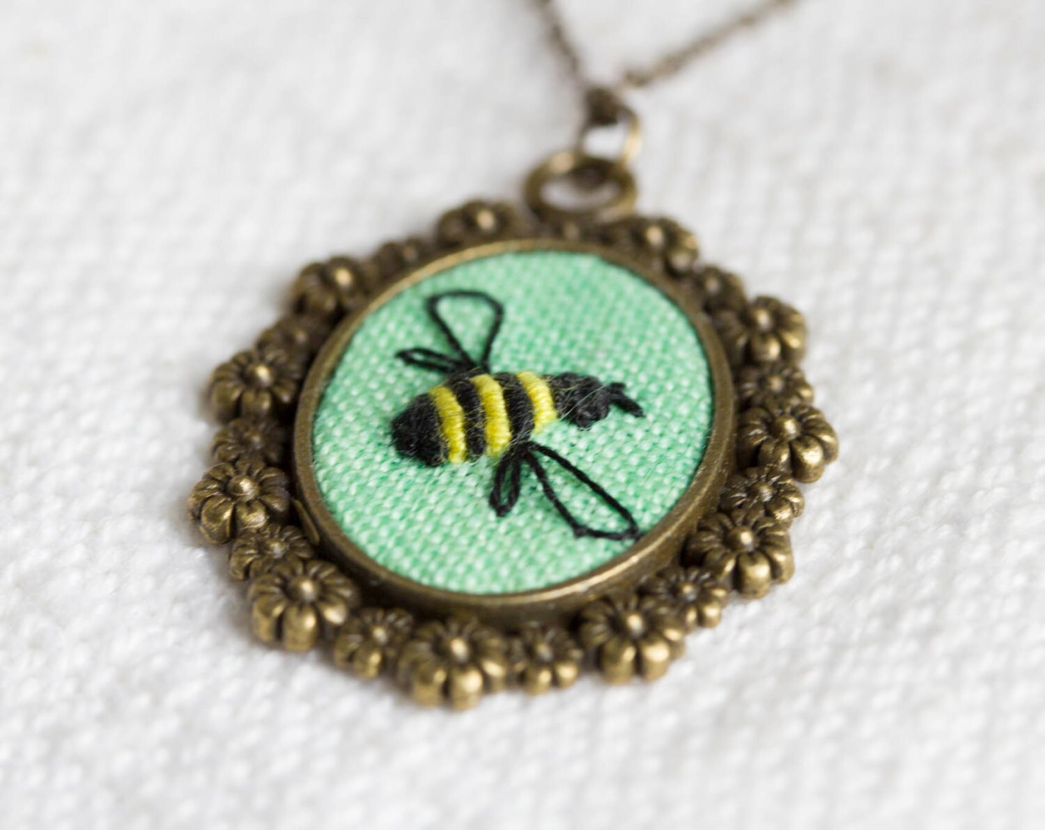 Bee Necklace Nature Inspired Hand Embroidered Jewelry N073 - Etsy