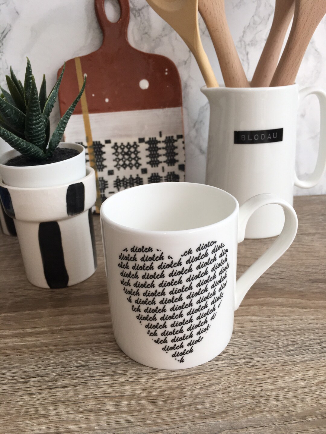Diolch Script Writing in a Heart Shape Bone China Mug - Etsy UK