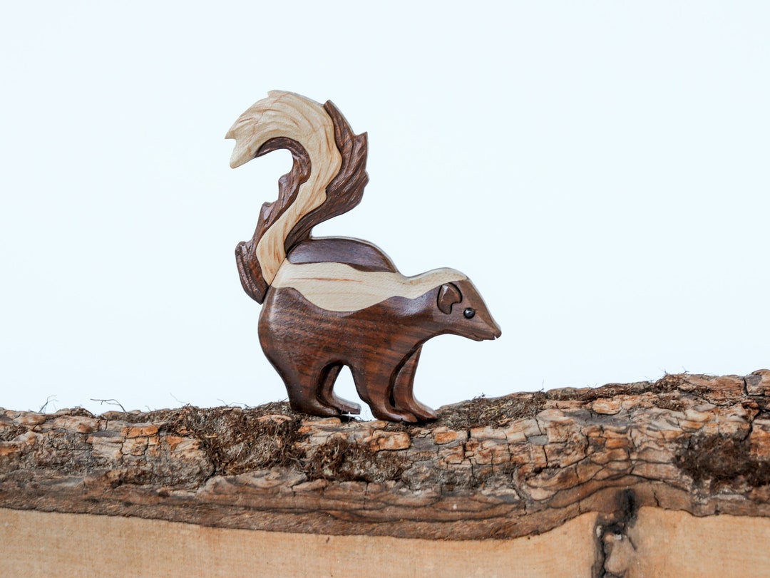 Skunk Wooden Ornament / Magnet, Forest Animal Wood Carving, Wildlife ...