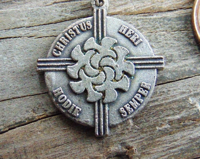 Holy Year Jubilee 2000 Vintage Catholic Medal or Pendant Christus Heri ...