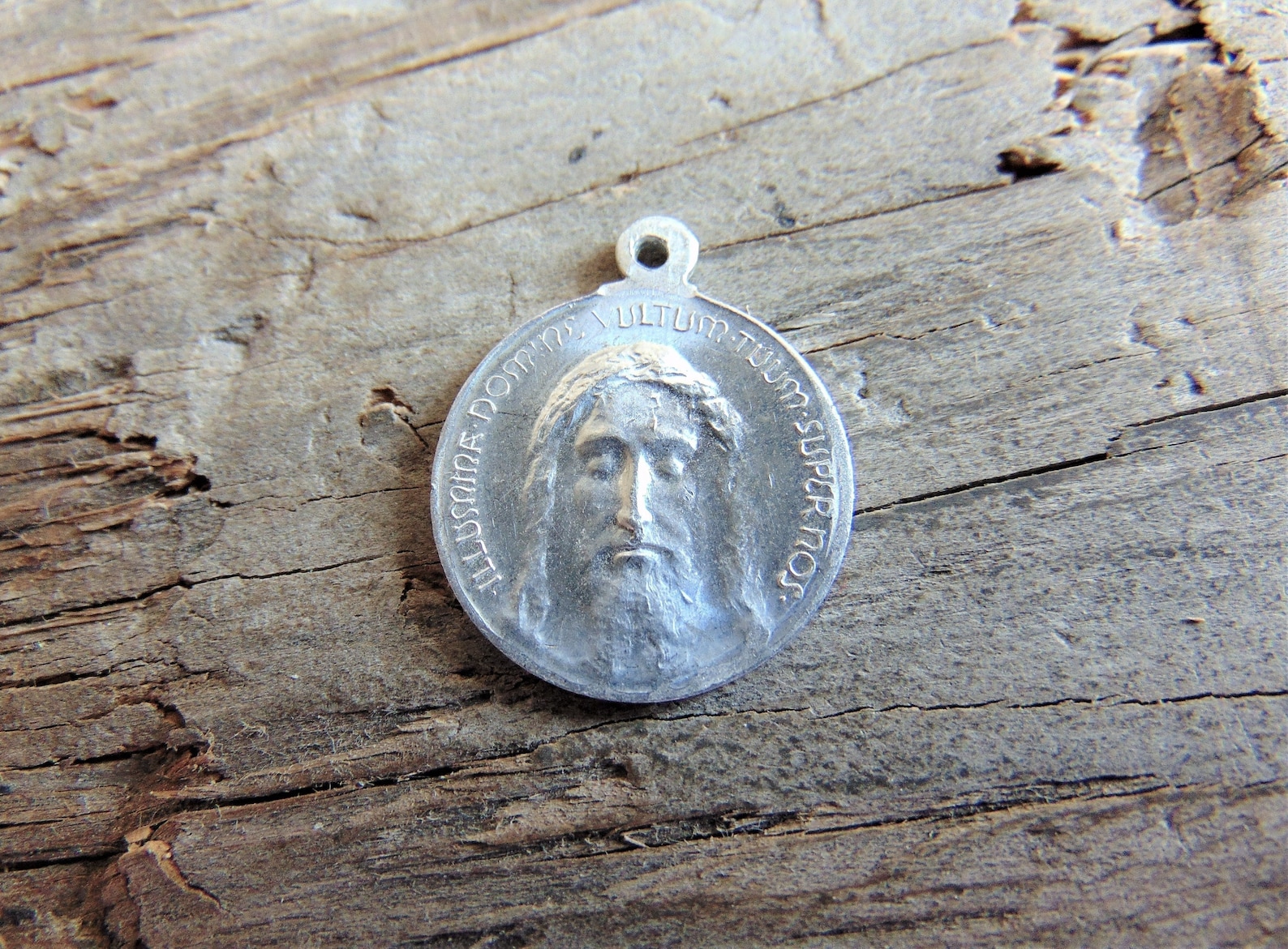 Holy Face of Jesus Vintage Catholic Medal Aluminum Metal Illumina ...