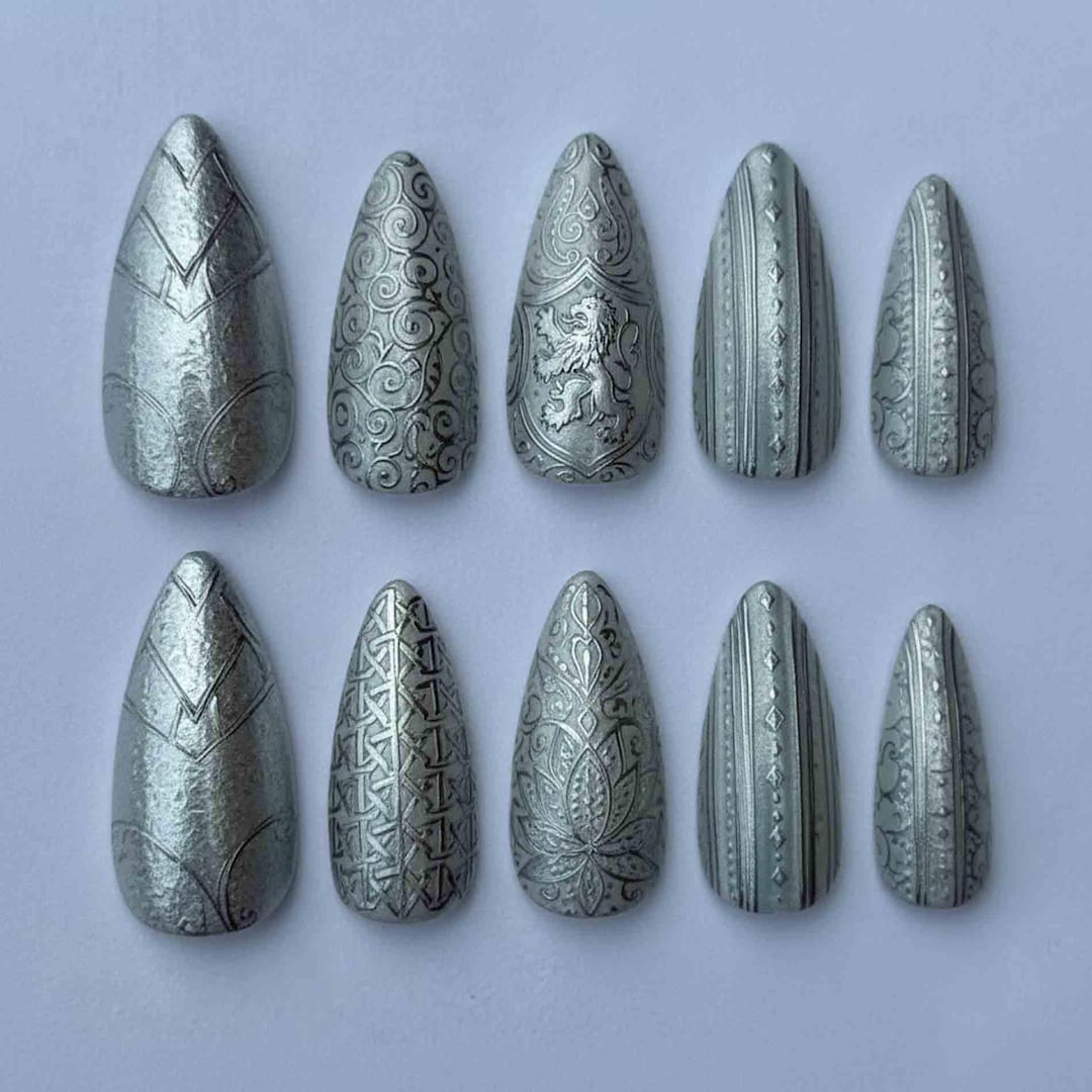 Handmade Medieval Silver Press on Nails | Engraved Armor, Heraldic Lion ...