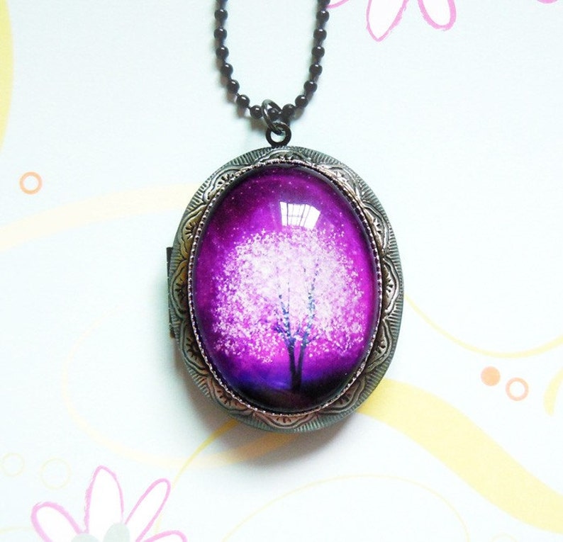Purple Locket Violet Daze-wearable Art Locket-mother's Day - Etsy