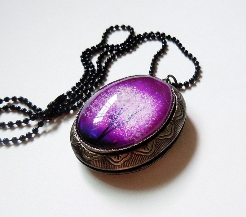 Purple Locket Violet Daze-wearable Art Locket-mother's Day - Etsy