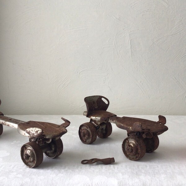 Vintage Roller Skates With a Key - Etsy